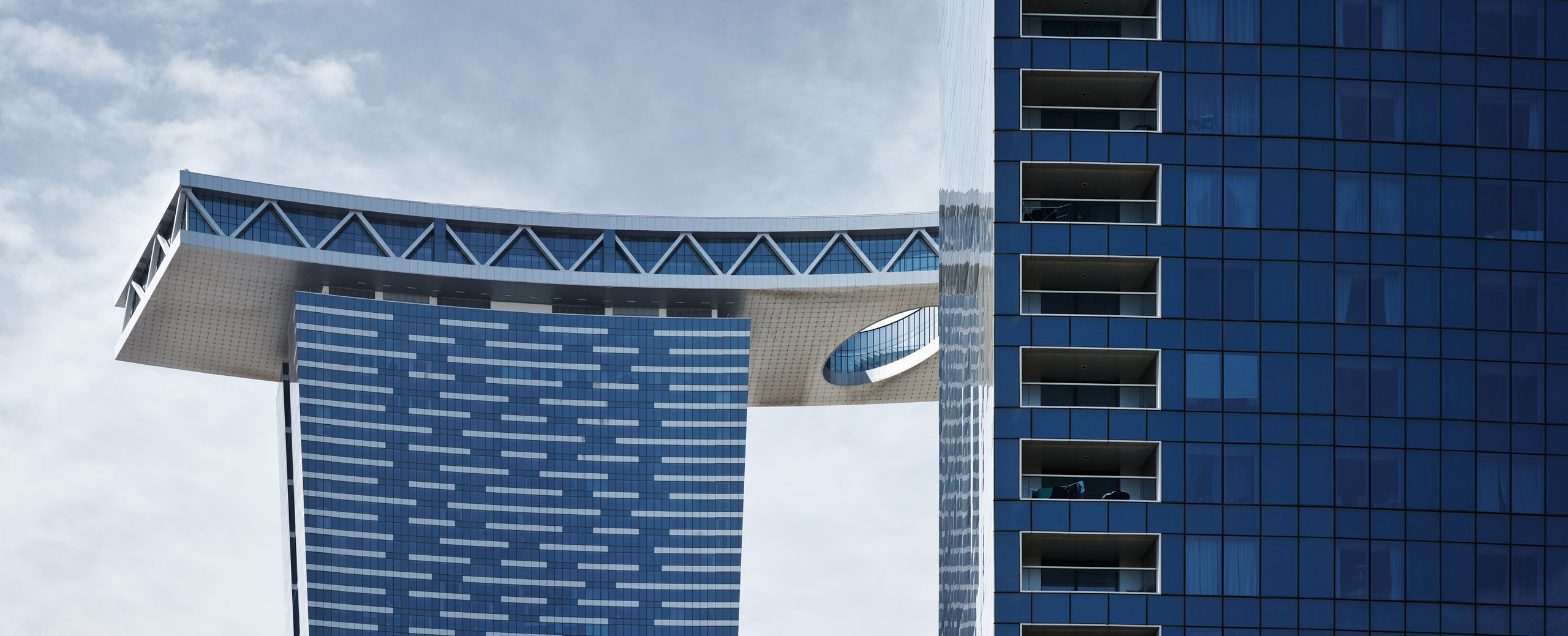 Adia ReviewAddison Group London UK | Oskar Da Riz fotografie